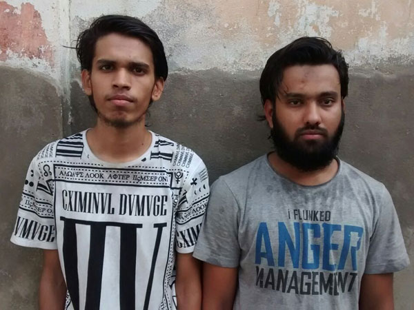 చిక్కారు: ఫ్లిప్‌కార్ట్, అమెజాన్‌ల సైట్ ఆర్డర్లలో రాళ్లు, ఇటుకలు ...