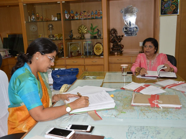 ముక్కుసూటితనంతోనే మంట: ప్రజాప్రతినిధులతో ఢీ, భాగ్యనగరానికి బదిలీ ...