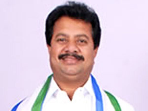 జగన్‌కు షాక్: బాబును కలిసిన గురునాథ్‌రెడ్డి, ప్రభాకర్ చౌదరి ఏం చేస్తారు ...