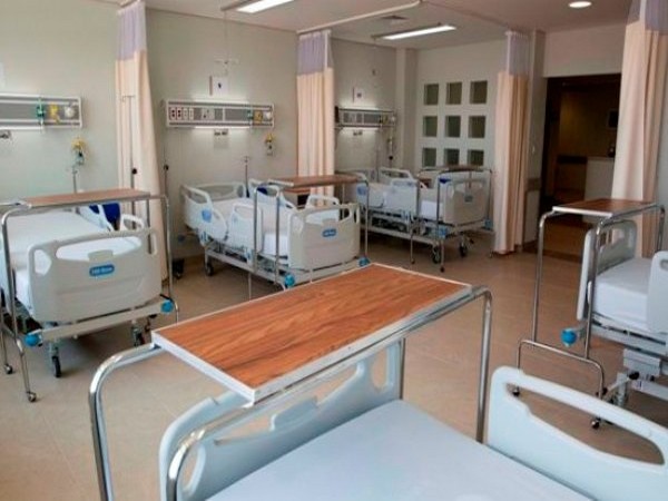 రోగి కన్నును కొరికిన ఎలుకలు: సిబ్బంది నిర్లక్ష్యమేనన్న పేరేంట్స్ ...