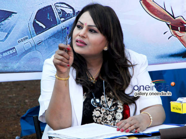 హోం మంత్రి మీద బిగ్ బాస్ ఫేం నర్సు జయలక్ష్మి, సీఎం కొడుకు మీద శశికళ ...