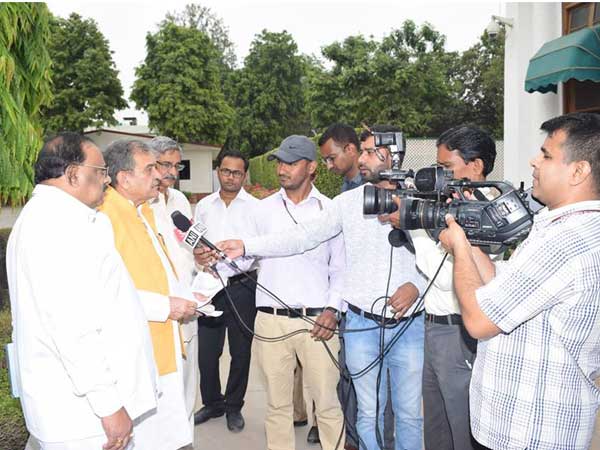 కడపకు మోడీ వస్తున్నారు! అందుకే టీడీపీ దొంగ దీక్షలు: కందుల విసుర్లు ...