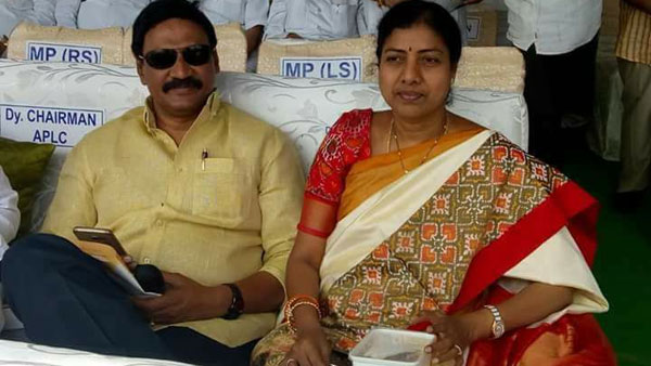 భోగి మంటల్లో జీవో కాపీలు.. నిరసనల భోగి: గద్దె రామ్మోహన్, కేశినేని శ్వేత ...