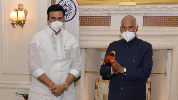 Raghu Rama Krishnam Raju: President Ram Nath Kovindను కలిసిన YSRC rebel MP - Telugu Oneindia