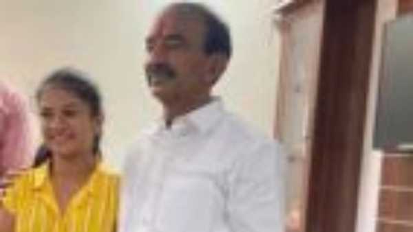 కార్తీక దీపం ఫేమ్ హిమ ఇంటికి ఈటల రాజేందర్-నెట్టింట ఫోటో వైరల్-నెటిజన్ల ...