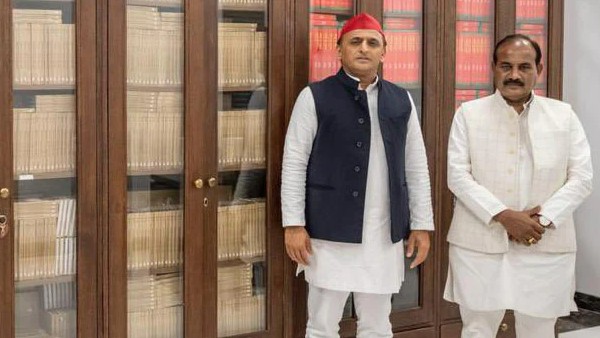 యూపీలో కుల రాజకీయాలు: ఓబీసీ నేతలకు అఖిలేష్ వల: బీజేపీకి కష్టకాలమేనా ...