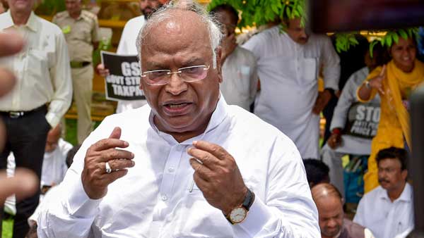 కాంగ్రెస్ అధ్యక్ష ఎన్నికల్లో కొత్త ట్విస్ట్ : ఓటింగ్ కు ముందే -నేడే కీలక ఘట్టం..!! | Kharge Vs ...