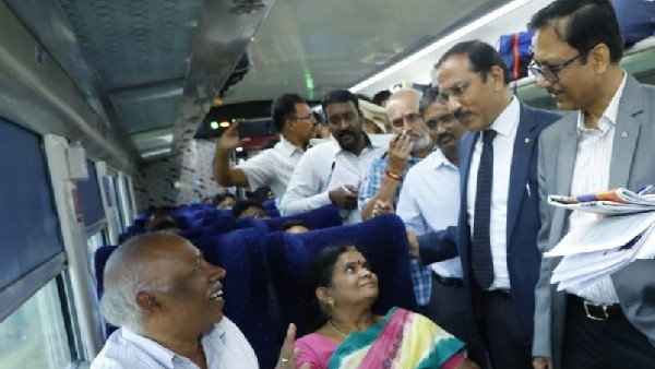 విజయవాడ-సికింద్రాబాద్ వందే భారత్ రైల్లో తనిఖీలు-ప్రయాణికుల ఫీడ్ బ్యాక్ ...
