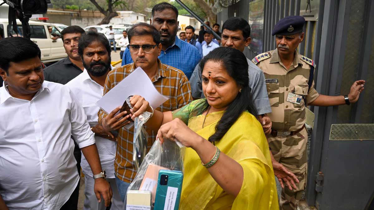 కవిత- 10 గంటల ఈడీ విచారణ అనంతరం..!! | BRS MLC K Kavitha leaves the ED office after she was ...