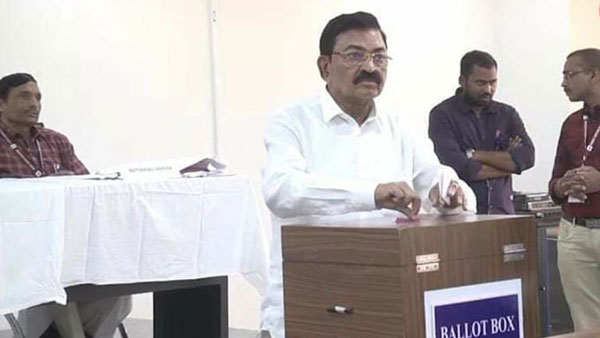 ఎమ్మెల్సీ ఎన్నికల్లో ఎవరికి ఓటు వేశానో బయటపెట్టిన మేకపాటి.. | MLA Mekapati Chandra Sekhar Reddy ...