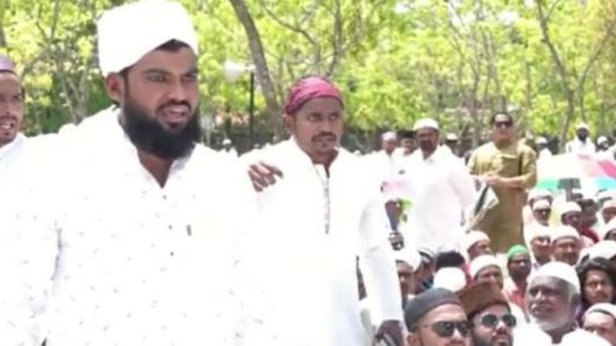 ఈద్గా మైదానంలో ఎన్నికల ప్రచారం, తిరగబడిన ఓటర్లు, జారుకున్న లీడర్ ...