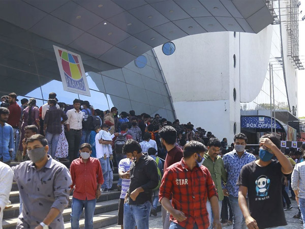 హైదరాబాద్ ప్రసాద్ మల్టీప్లెక్స్ సంచలన నిర్ణయం | Prasad Multiplex in ...