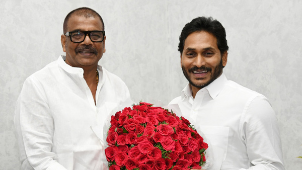 టీడీపీకి జగన్ మాస్టర్ స్ట్రోక్- వైసీపీలో చేరిన ఆనం | Senior TDP leader ...