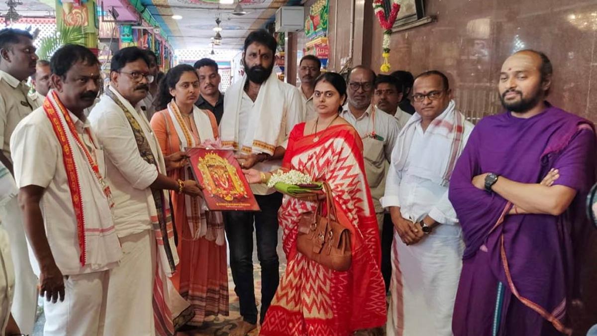 బెజవాడ దుర్గమ్మకు కొడాలి నాని పూజలు-జగన్ కోసం ఏం కోరుకున్నారో తెలుసా ? | kodali nani visits ...