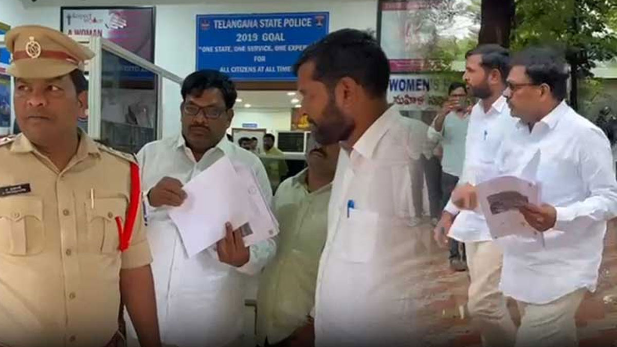 అదృశ్యమైన బీజేపీ నేత తిరుపతి రెడ్డి పీఎస్‌లో ప్రత్యక్షం: ఆ ఎమ్మెల్యేపై ...