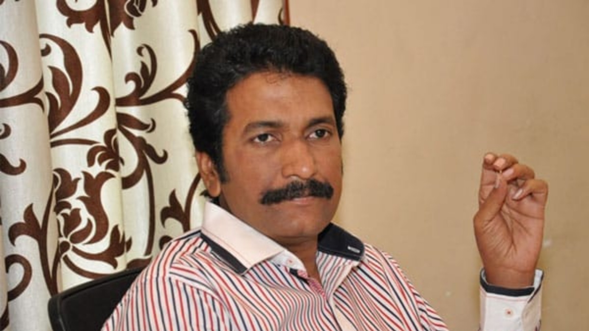 చిరంజీవి ఒత్తిడి.. ఆస్తులమ్ముకుంటున్న భోళాశంకర్ నిర్మాత? | chiranjeevi ...