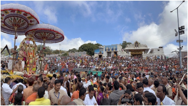 Tirumala: హనుమంత వాహనంపై వెంకటాద్రిరామునిగా శ్రీమలయప్ప స్వామి, గోవిందా ...