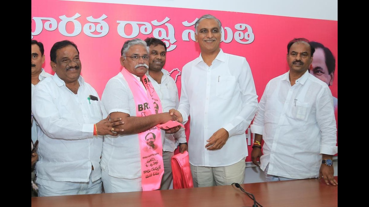 పార్టీ మారిన కీలక నేతలు: బీఆర్ఎస్‌లోకి గద్వాల డీసీసీ చీఫ్ పటేల్ ...