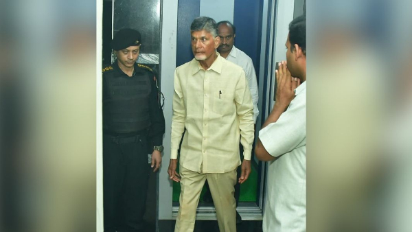 చంద్రబాబుకు బిగ్ షాక్: సుప్రీంకోర్టులో మరోసారి..!! | SC adjourns hearing of the quash petition ...