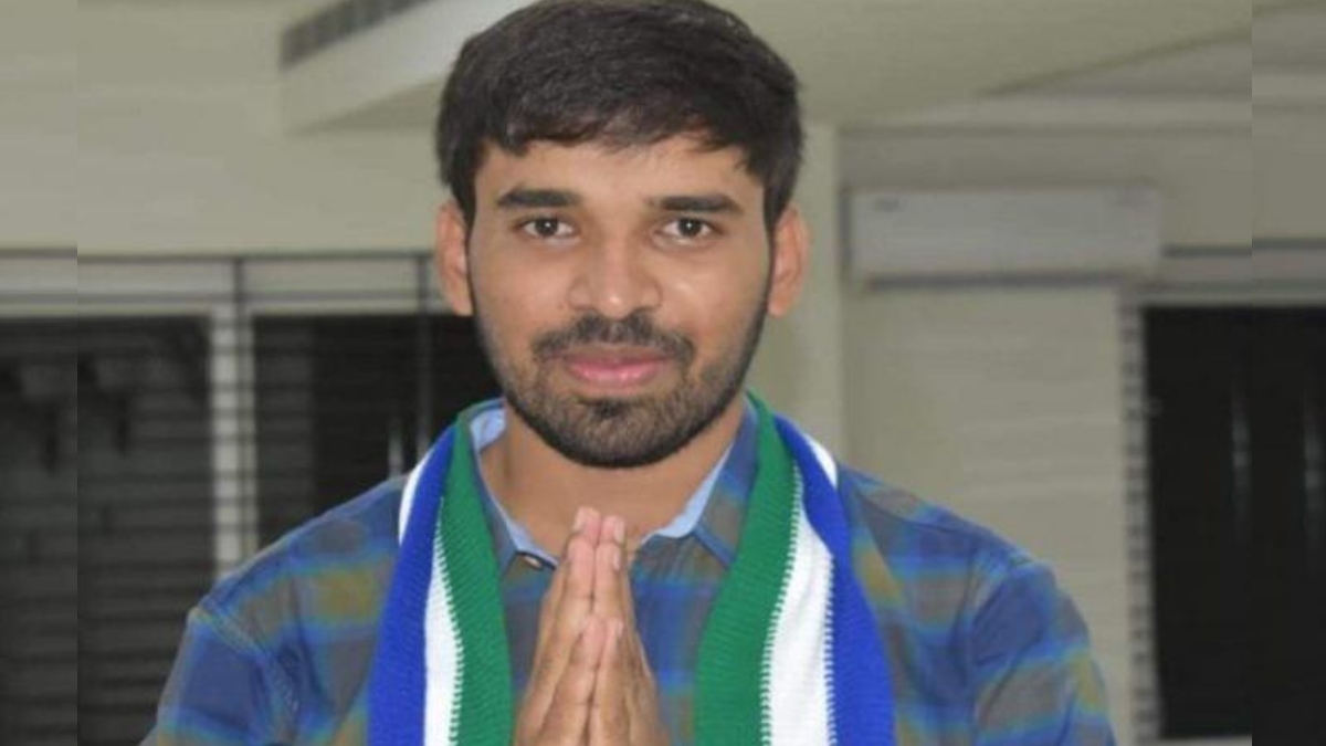 చంద్రబాబు సొంత నియోజకవర్గంలో వారసుడికి వైసీపీ సీటు ఖరారు..!! | YCP to field Chevireddy Mohit ...