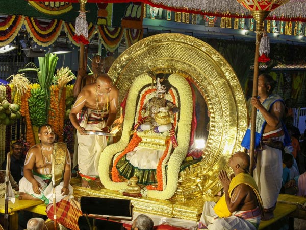తిరుమలలో చంద్రప్రభవాహనంపై నవనీత క్రిష్ణుడు, గోవిందా గోవిందా, భక్తుల ...