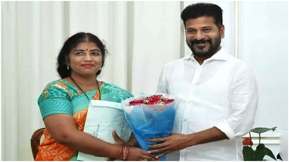 Revanth Reddy, Nalini: రేవంత్ రెడ్డిని కలిసిన మాజీ డీఎస్పీ నళిని ...