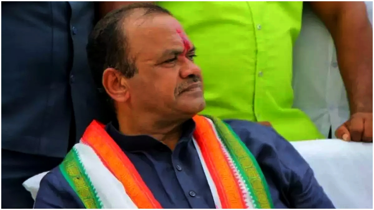 ఒకరు గర్జన… ఒకరు ఉప్పెన - మంత్రి కోమటిరెడ్డి ట్వీట్ల వెనుక..!! | Minister Komatireddy Venkata ...