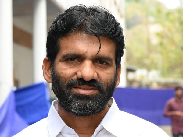 రోడ్డు ప్రమాదంలో గాయపడ్డ వైసీపీ ఎమ్మెల్సీ.. పీఏ దుర్మరణం: జానీ మాస్టర్ ...