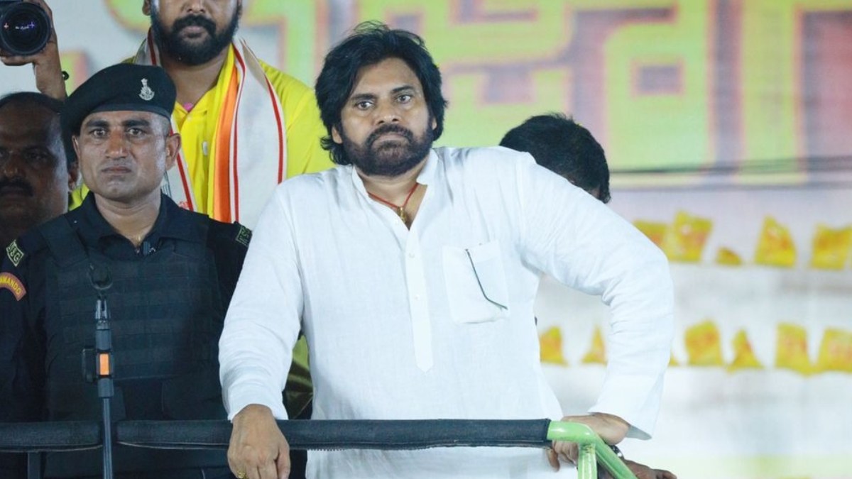 పిఠాపురంలో దారి తప్పుతున్న పవన్ వ్యూహం..!! | Pawan Kalyan decision in Pithapuram leads to new ...