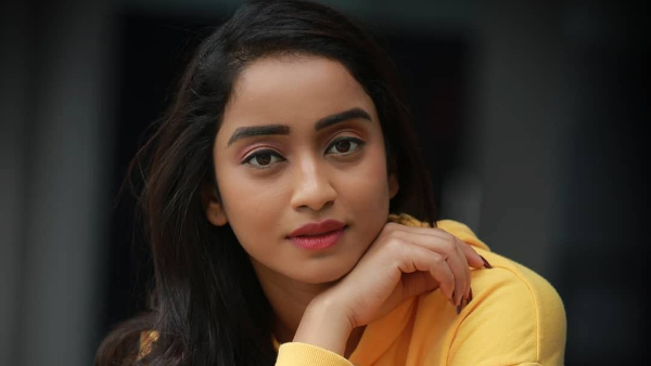 అందరి ముందే బట్టలు మార్చుకోవాలి - స్టార్ యాంకర్ | sports anchor vindhya shocking comments ...