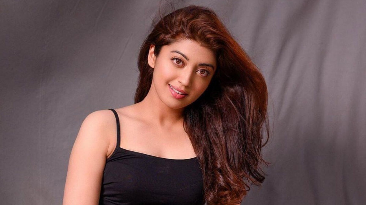 రాజకీయ పార్టీ నేతపై ఎన్టీఆర్ హీరోయిన్ ఫైర్ ..దెబ్బకు రాజీనామా | Actress Pranitha Subhash SLAMS ...