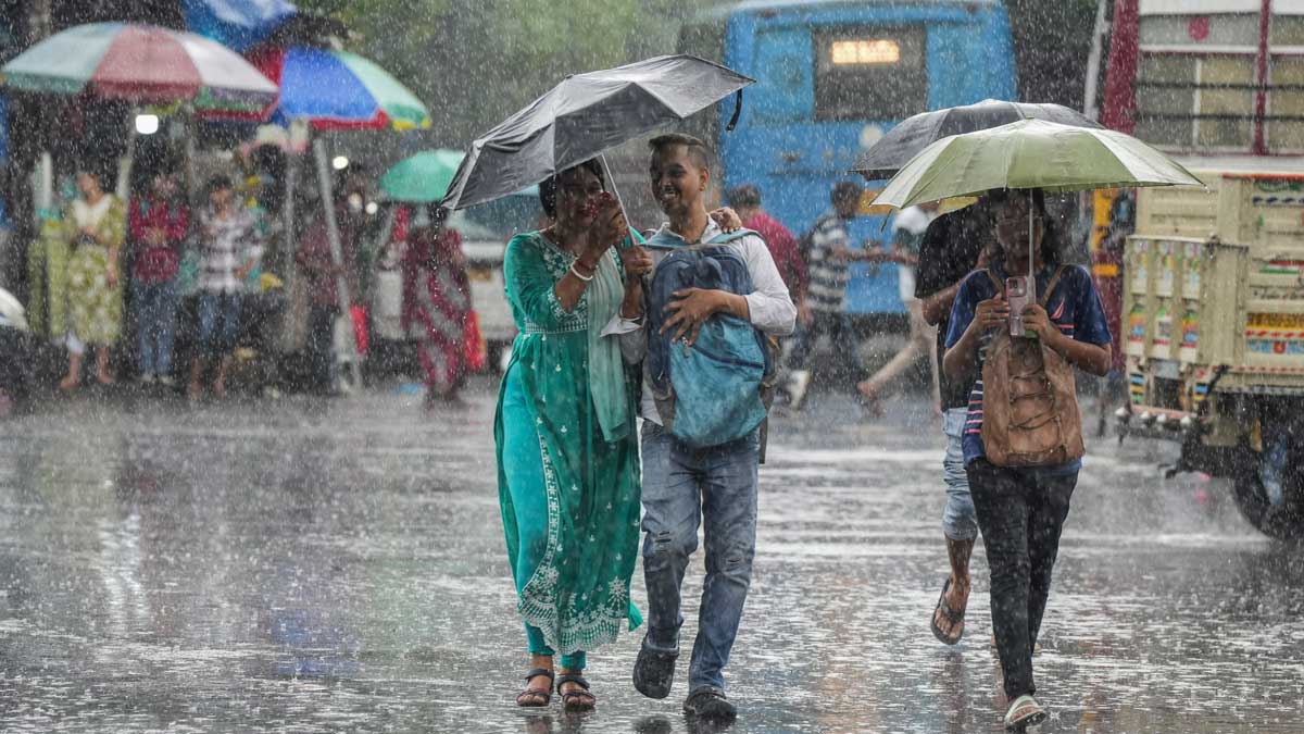 హెచ్చరిక.. అల్పపీడనం.. ఏపీకి భారీ వర్షాలు!! | AP rains updates: heavy ...
