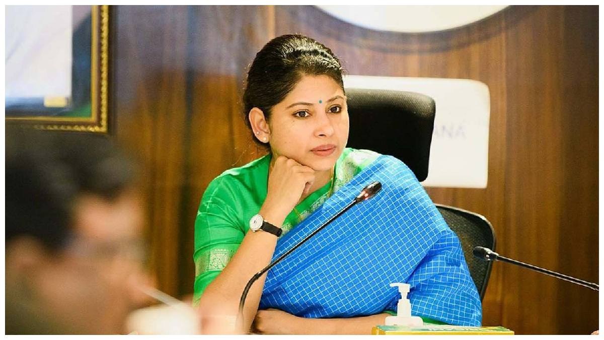Smitha Sabharwal: దివ్యాంగులకు అక్కడ రిజర్వేషన్లు అవసరమా..! దుమారం రేవుతోన్న స్మితా ట్వీట్ ...
