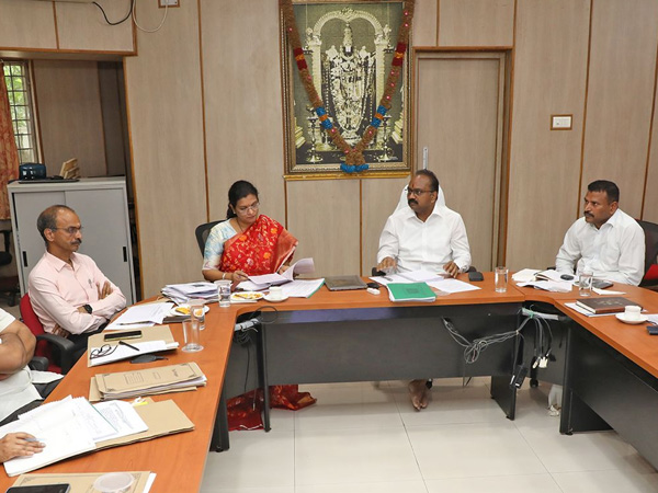 తిరుమలలో ఆ ఏజెన్సీల అలసత్వం: నాణ్యత రహితం: భక్తులకు తిప్పలు: కమిటీకి ...