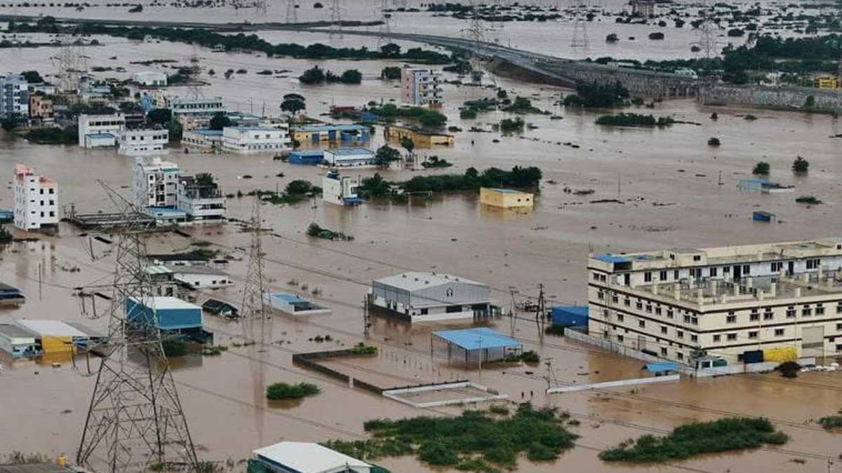 విజయవాడ ముంపు వెనుక - అసలు కారణం..!? | A Breach in the Budameru ...