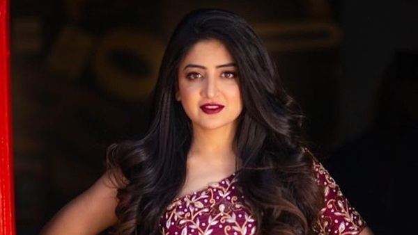 ఆ స్టార్ హీరో నన్ను వేధిస్తున్నాడు: పూనమ్‌కౌర్ సంచలన ట్వీట్ | star hero ...