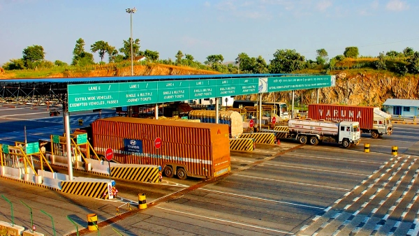 ఏపీలో "టోలు" తీస్తున్నారు - ఎన్నిసార్లు వెళ్తే అన్ని సార్లు ...