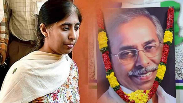 వివేకా కేసులో సునీత సంచలన నిర్ణయం..!! | Sunitha Reddy files petition in High court to conclude ...