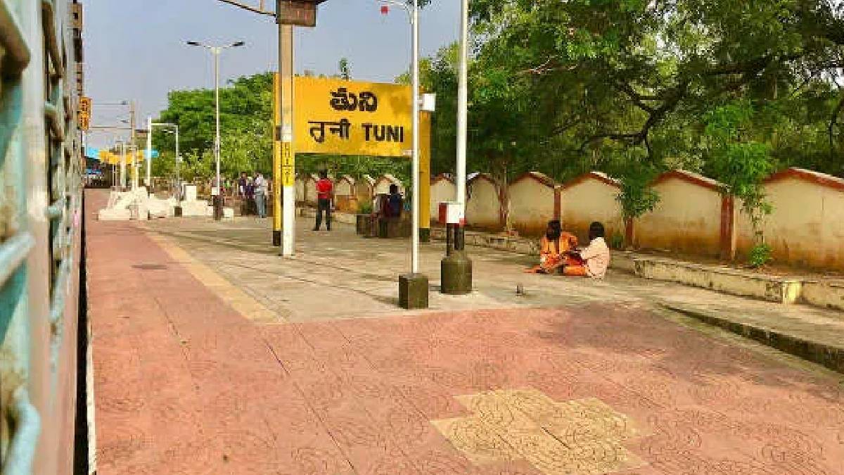 తునిలో హైటెన్షన్.. మరోసారి మున్సిపల్‌ వైస్‌ ఛైర్మన్‌ ఎన్నిక వాయిదా ...