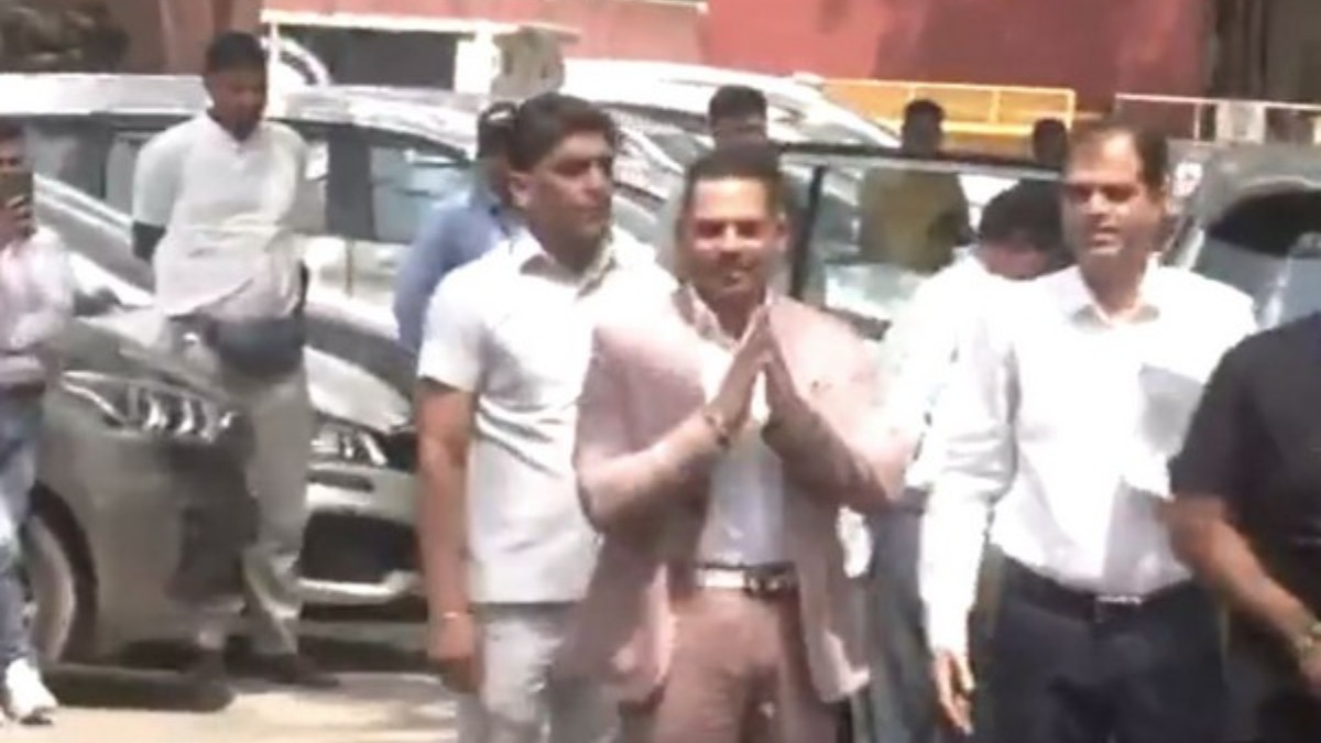 ఉగ్రవాదుల కాల్పుల్లో ప్రముఖ వ్యాపారవేత్త మృతి | Karnataka businessman ...