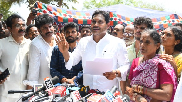 మేం అనుకుంటే అడుగుపెట్టలేవు.. జగన్ కు పరిటాల సునీత వార్నింగ్..! | paritala Sunitha strong ...