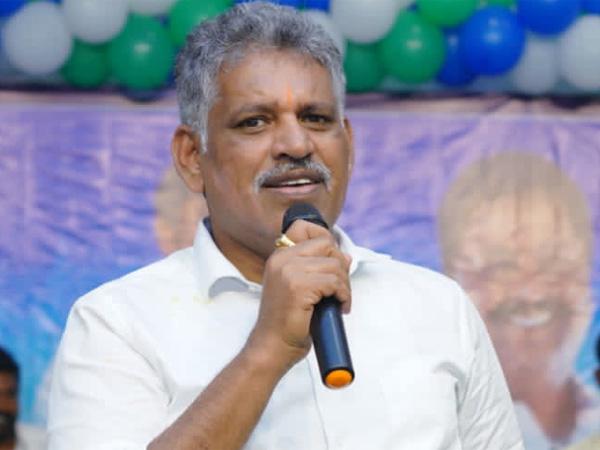 పోలీసుల అదుపులో చెవిరెడ్డి? | Police have reportedly stopped Chevireddy ...