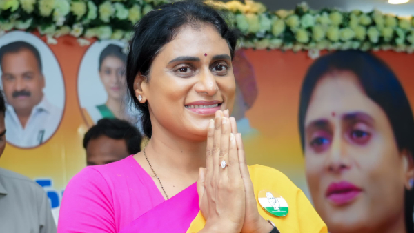 డబ్బులున్నోళ్లు, ఎమ్మెల్యే కావాలనుకునే వాళ్లకు..వైఎస్ షర్మిల ఆఫర్..! | apcc chief ys Sharmila ...