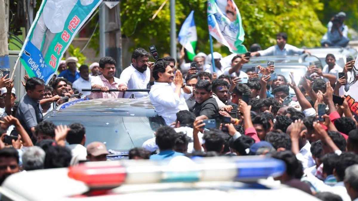 ఆ ఫీడ్ బ్యాక్ తో వైసీసీకి కొత్త ఊపు..!! | Sajjala Rama Krishna Reddy hold Teleconference with ...