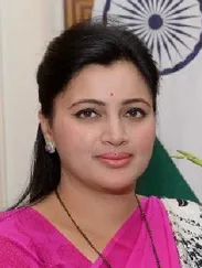 Navneet Ravi Rana: Age, Biography, Education, Husband, Caste, Net Worth ...